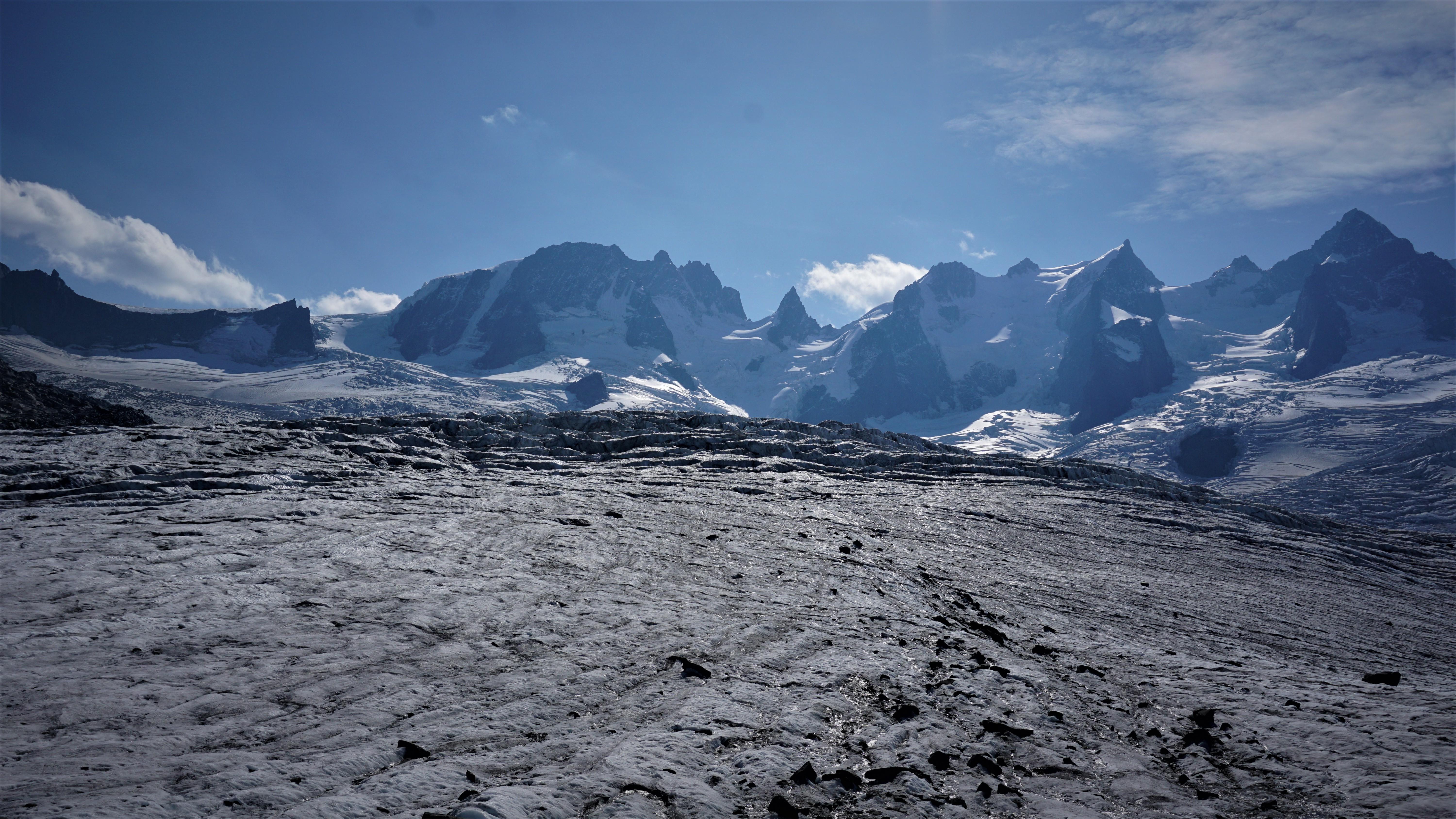 Dry glaciers and impassable passes | Mountain Conditions Report